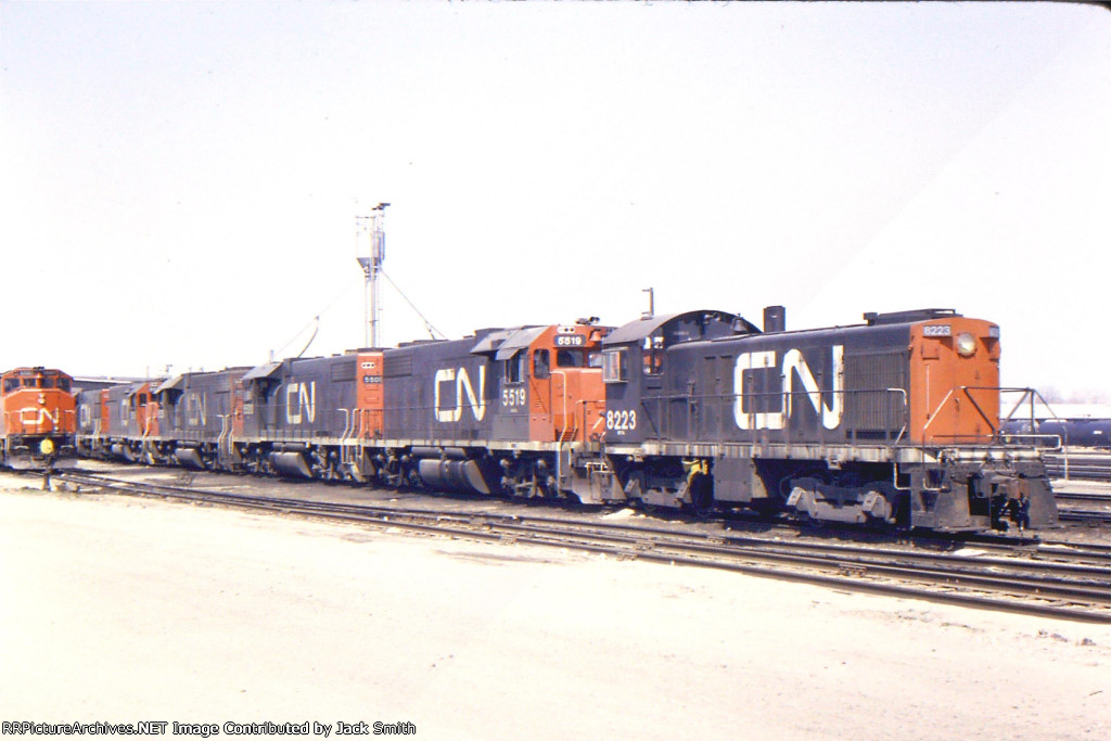 CN 8223